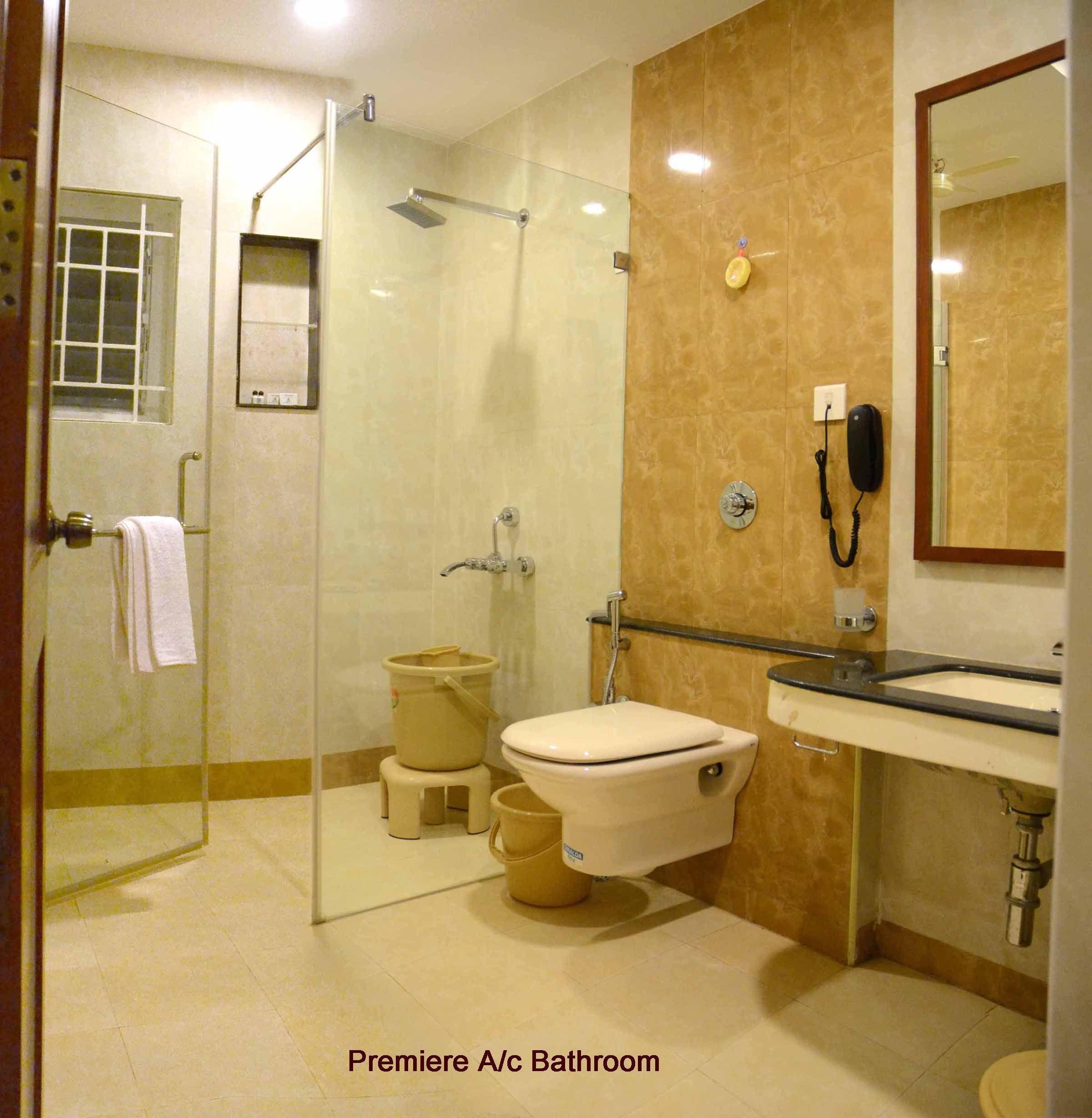 HOTEL RAYA'S GRAND | ⋆⋆⋆ | KUMBAKONAM, INDIA | SEASON DEALS FROM $36